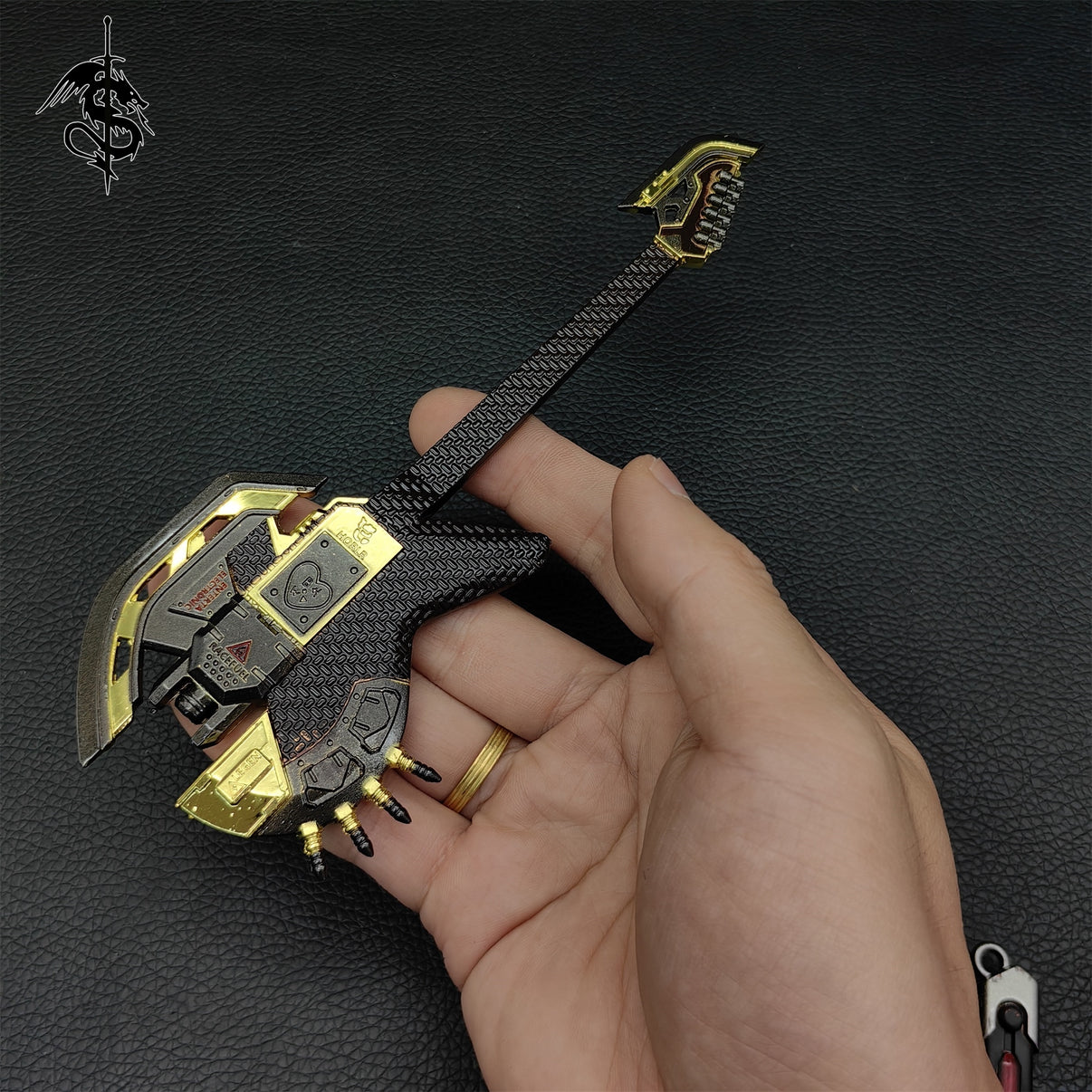 Metal Fuse Heirloom Crazy Thunder Blade Guitar – Miniwarrior