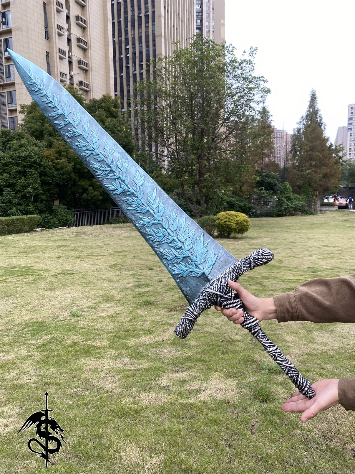 ER Full-size Dark Moonlight Greatsword PVC Resin Replica – Miniwarrior