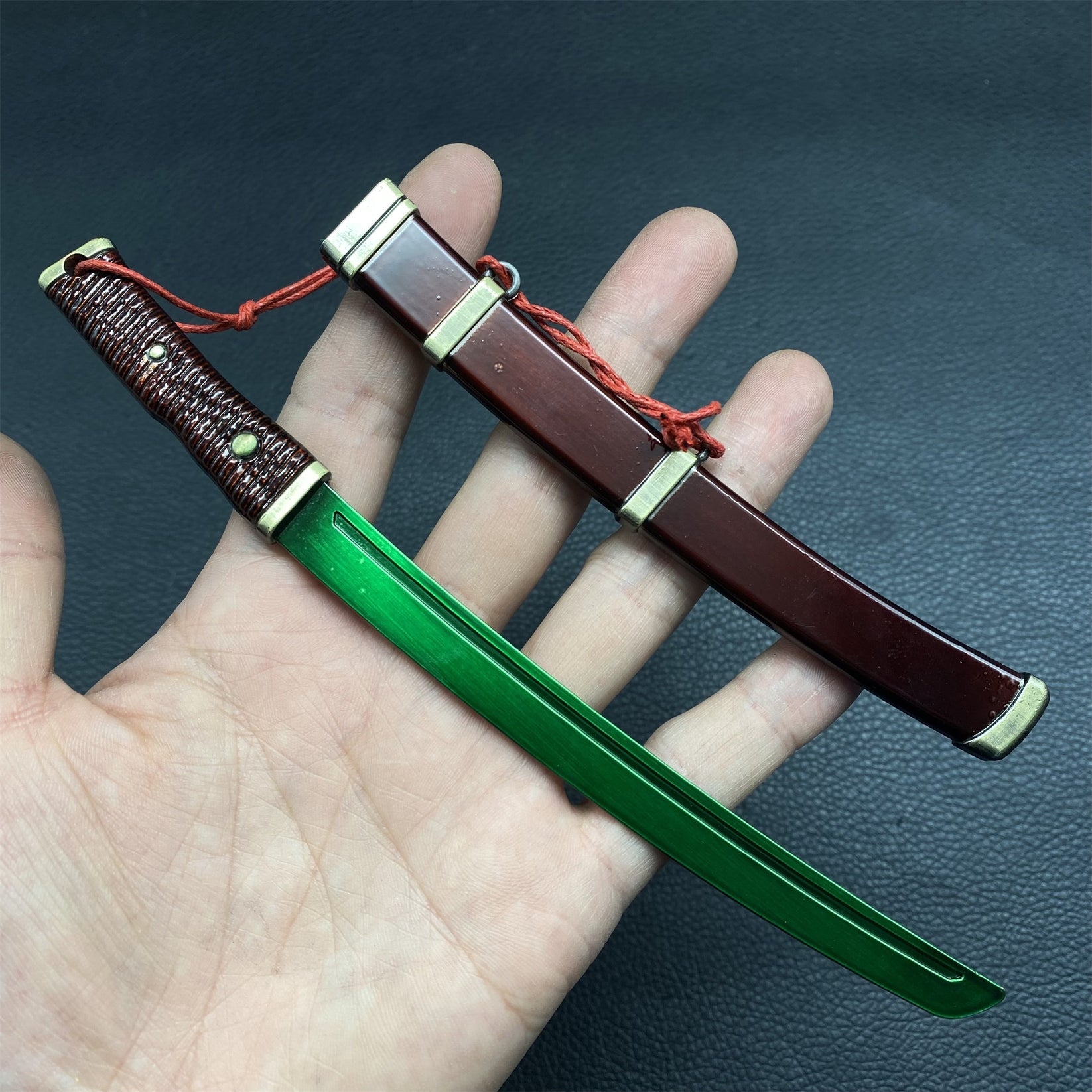 Rusty Sword Miniature Metal Replica – Miniwarrior